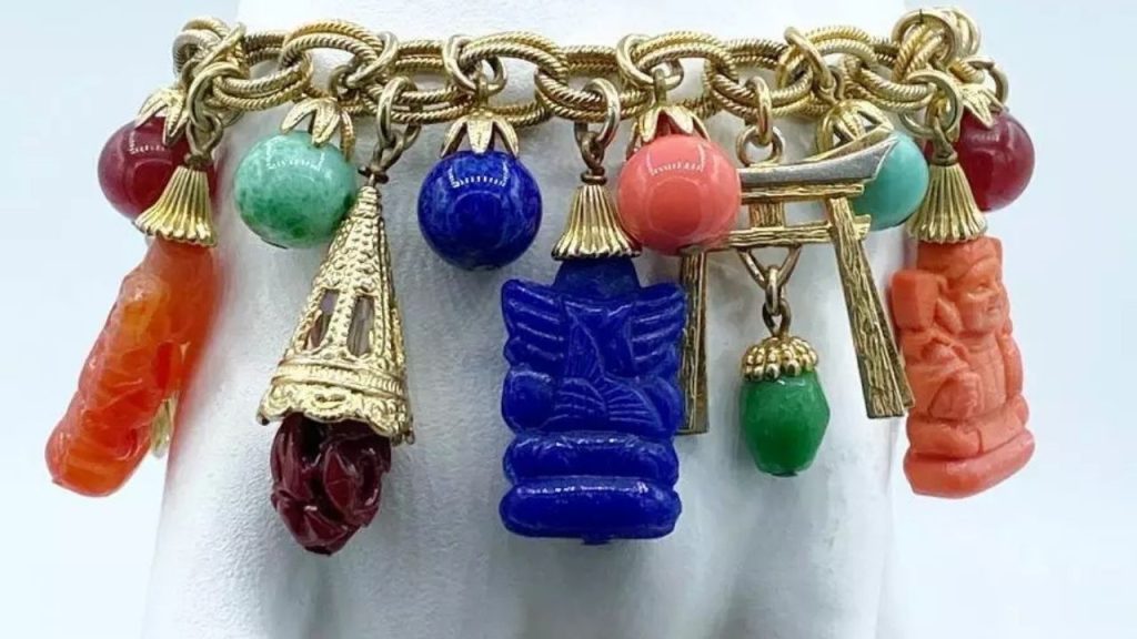 14 Old Jewelry Pieces That Could Be Worth Something – Decluttering Mom