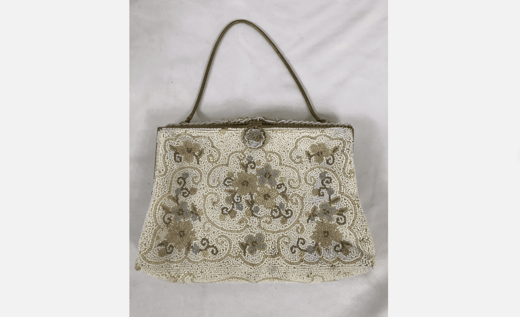 18 valuable antiques that are rare — but look like junk – Decluttering Mom