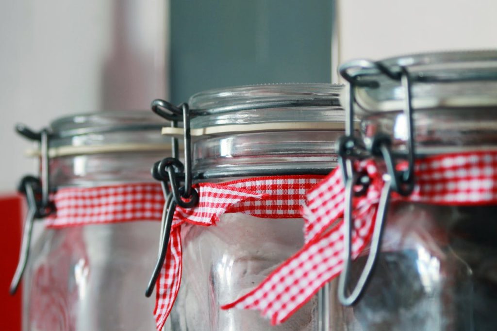 8 Antique Pieces Once Disregarded Now in High Demand – Decluttering Mom