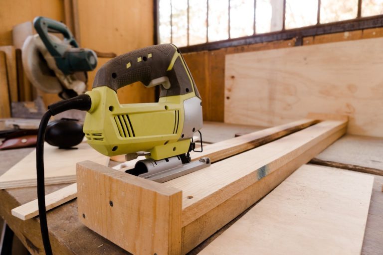 15 Old Tools That Are Actually Dangerous Now – Decluttering Mom