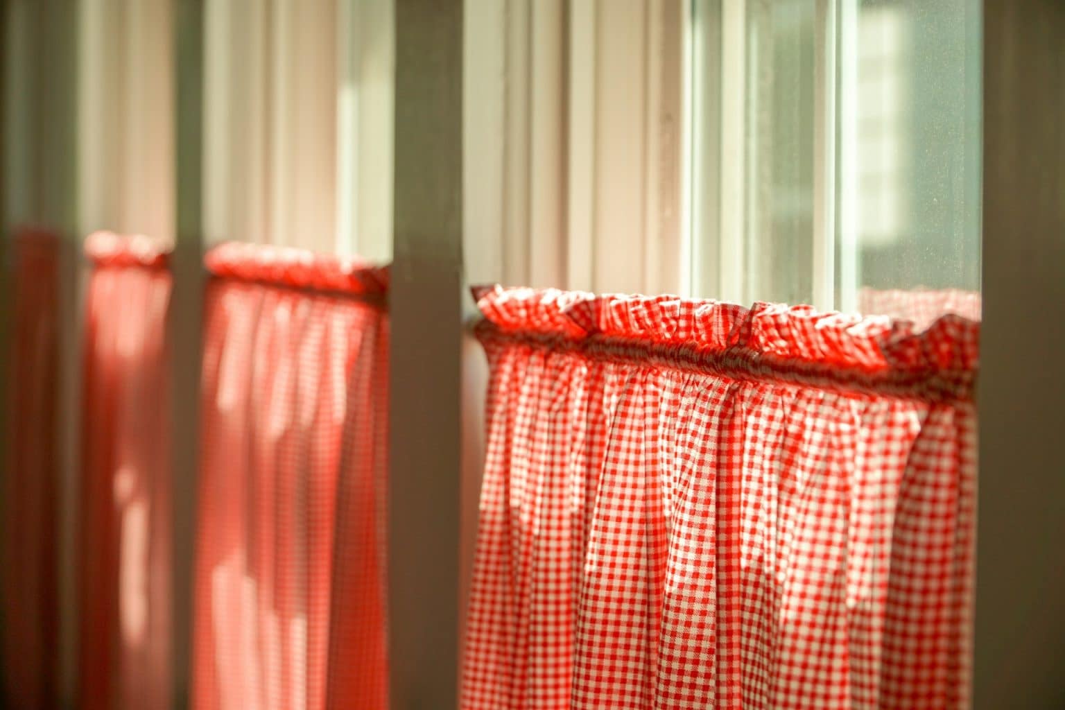 10 Old-School Curtain Styles That Are Suddenly Chic Again for a Cozy ...