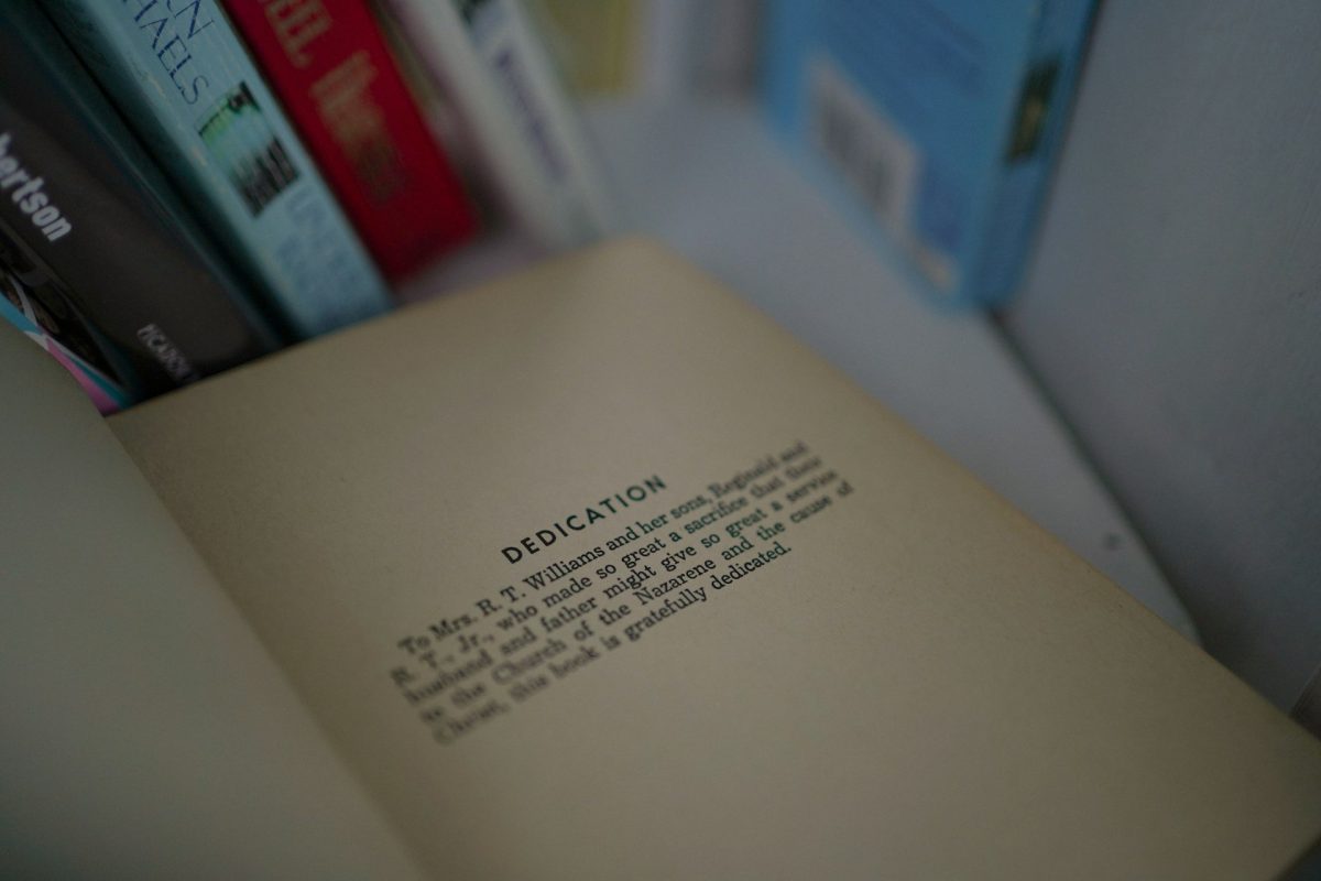 14 Signs Your Old Book Might Be Worth Something – Decluttering Mom