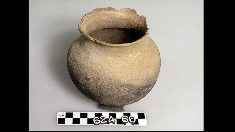 10 Ways to Identify Valuable Pottery Easily and Confidently ...