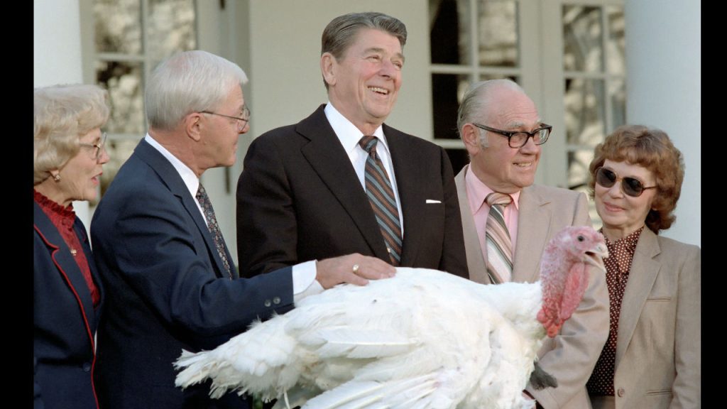 12 American Traditions That Have Quietly Disappeared – Decluttering Mom