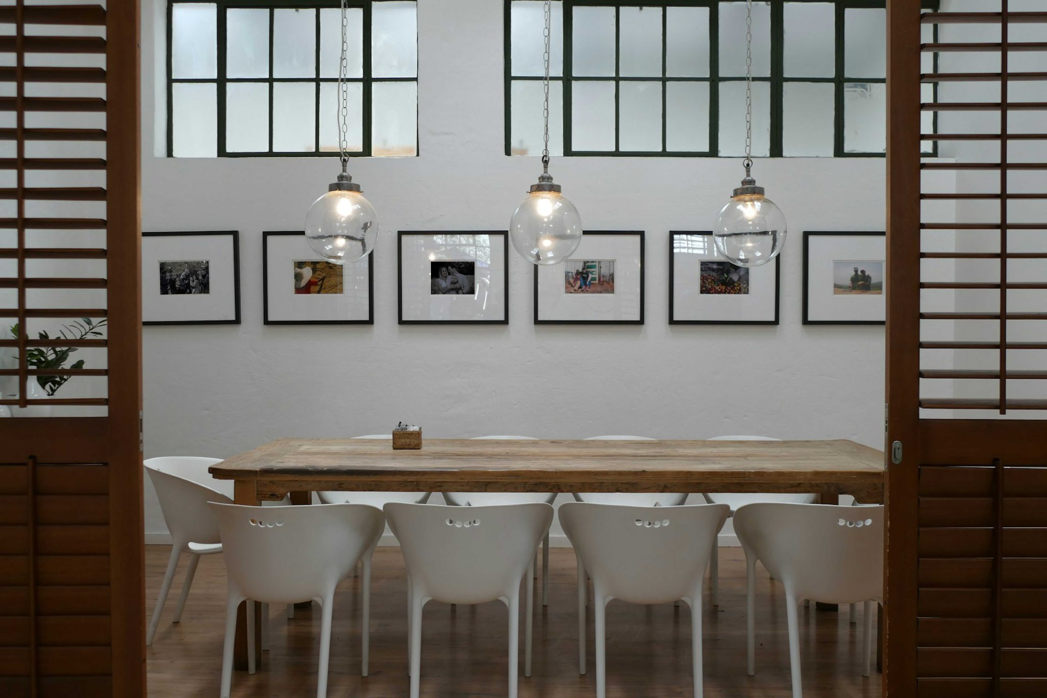11 Ways to Use Family Photos in Your Home Decor – Decluttering Mom