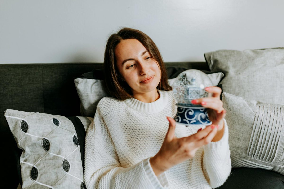 12 Reasons You’re Afraid To Throw Things Away – Decluttering Mom
