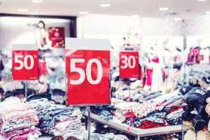 12 Steps to a Wildly Profitable Garage Sale – Decluttering Mom