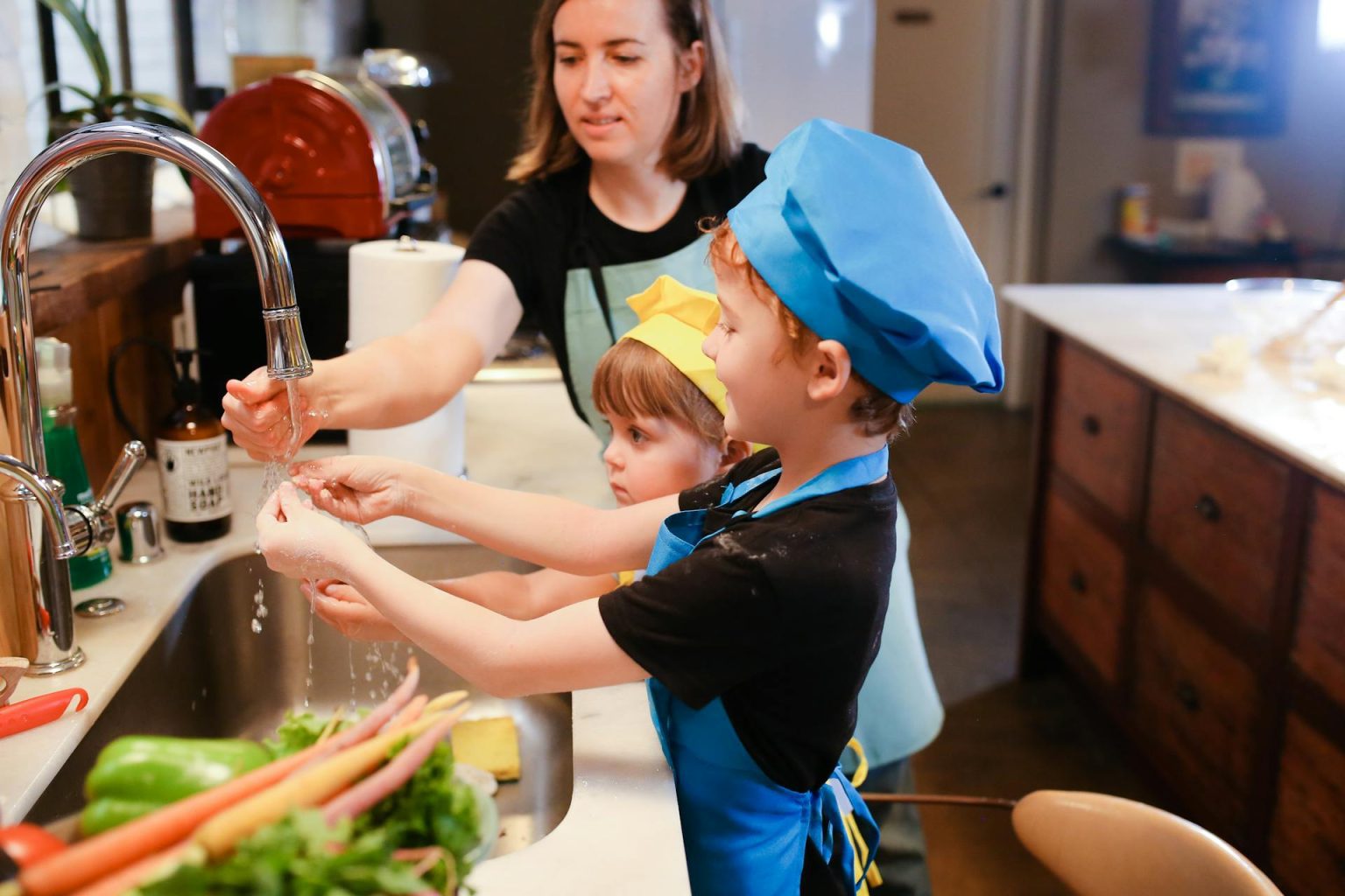 14 Ways to Make Decluttering Fun for Kids – Decluttering Mom