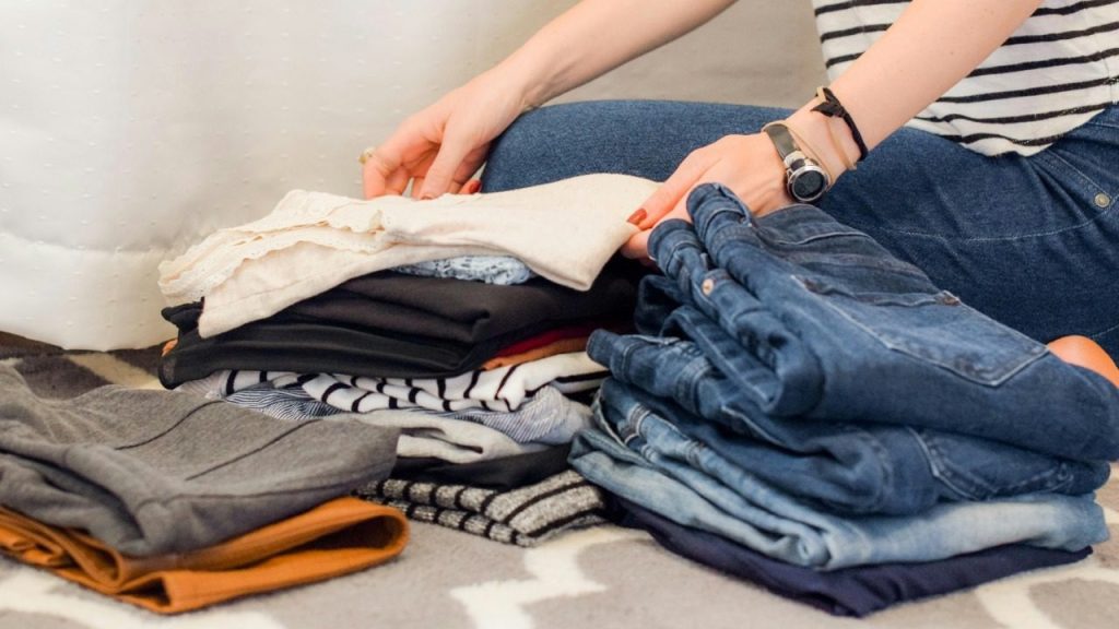 15 Declutter Moves for a Stress-Free Week – Decluttering Mom