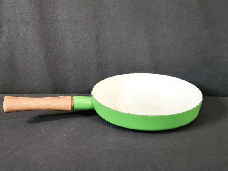 12 Old Cookware Brands That Still Hold Collector Value – Decluttering Mom