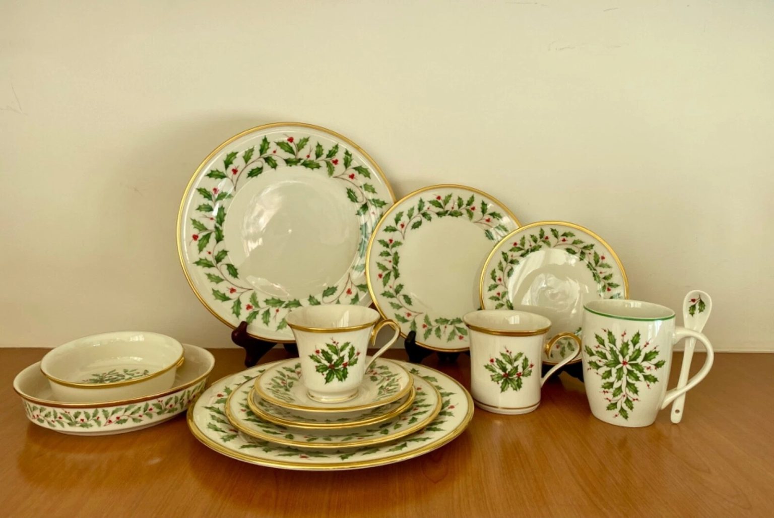 10 china patterns people actually still buy – Decluttering Mom