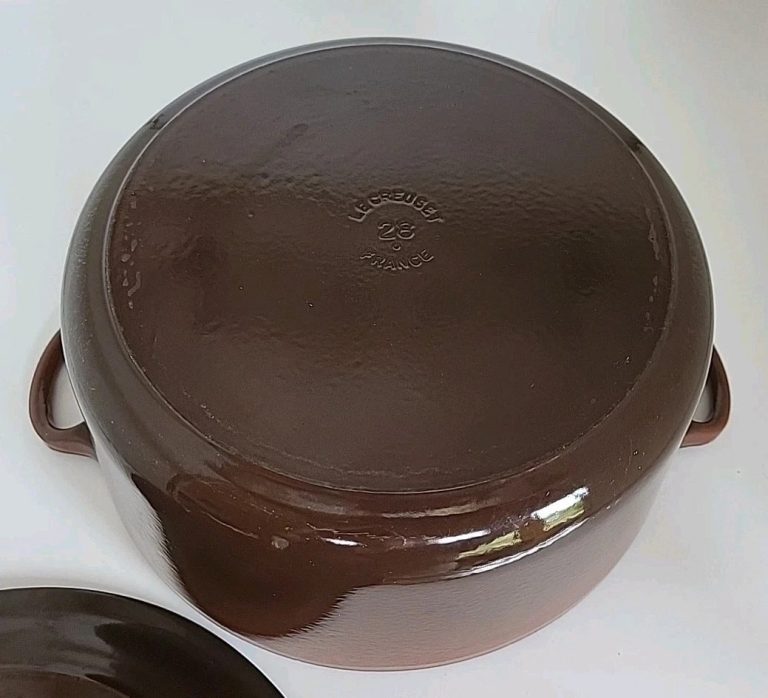 11 Old Cookware Brands That Still Have Collector Value – Decluttering Mom