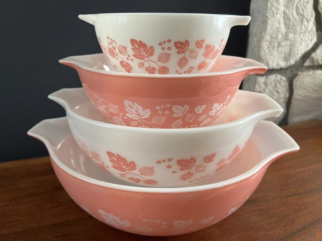 11 old pyrex patterns that are worth collecting – Decluttering Mom