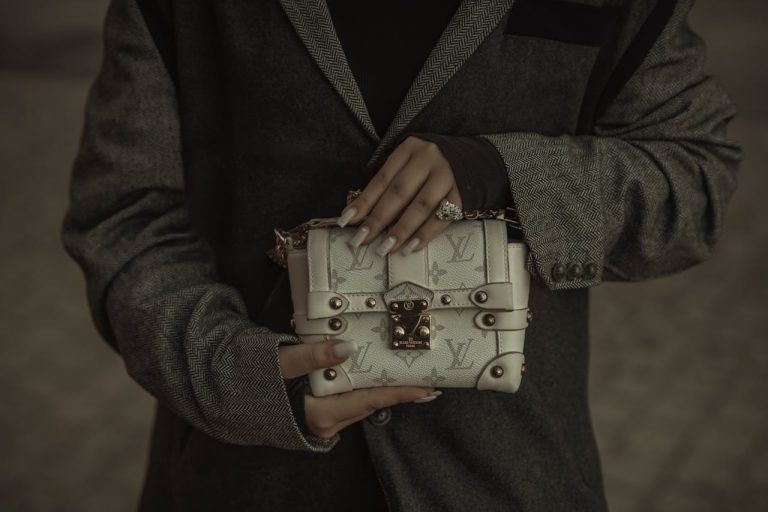10 ordinary items that became hot collectibles in 2025 – Decluttering Mom