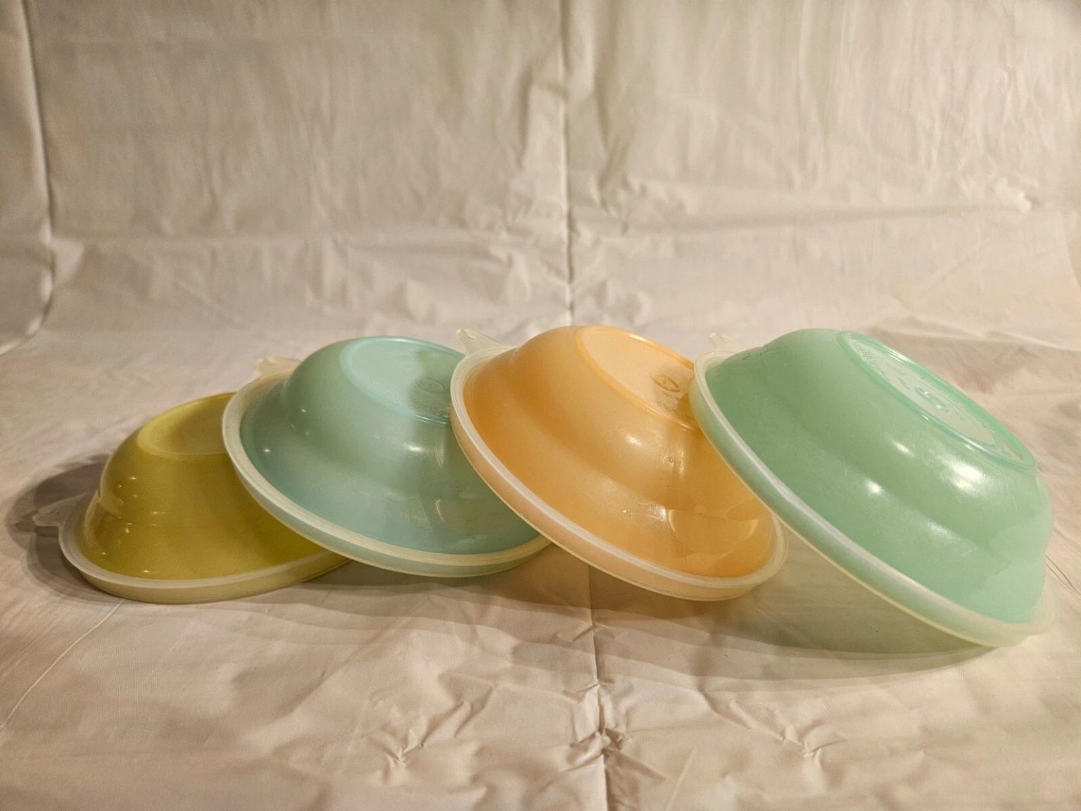 15 Vintage Tupperware Pieces Worth More Than You Think – Decluttering Mom