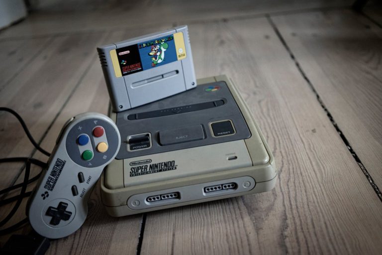 10 ordinary items that became hot collectibles in 2025 – Decluttering Mom