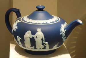 10 china patterns people actually still buy – Decluttering Mom