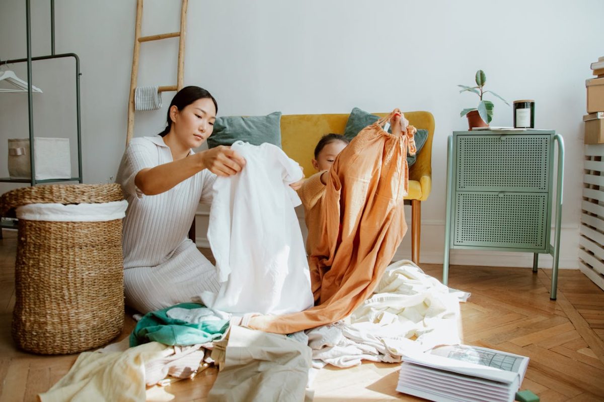 11 Laundry Habits That Wear Out Clothes – Decluttering Mom