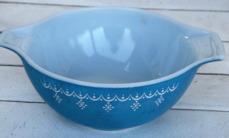 11 old pyrex patterns that are worth collecting – Decluttering Mom