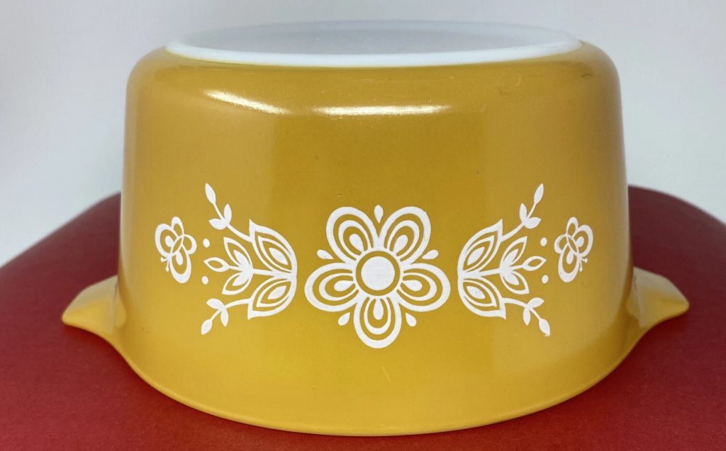 11 old pyrex patterns that are worth collecting – Decluttering Mom