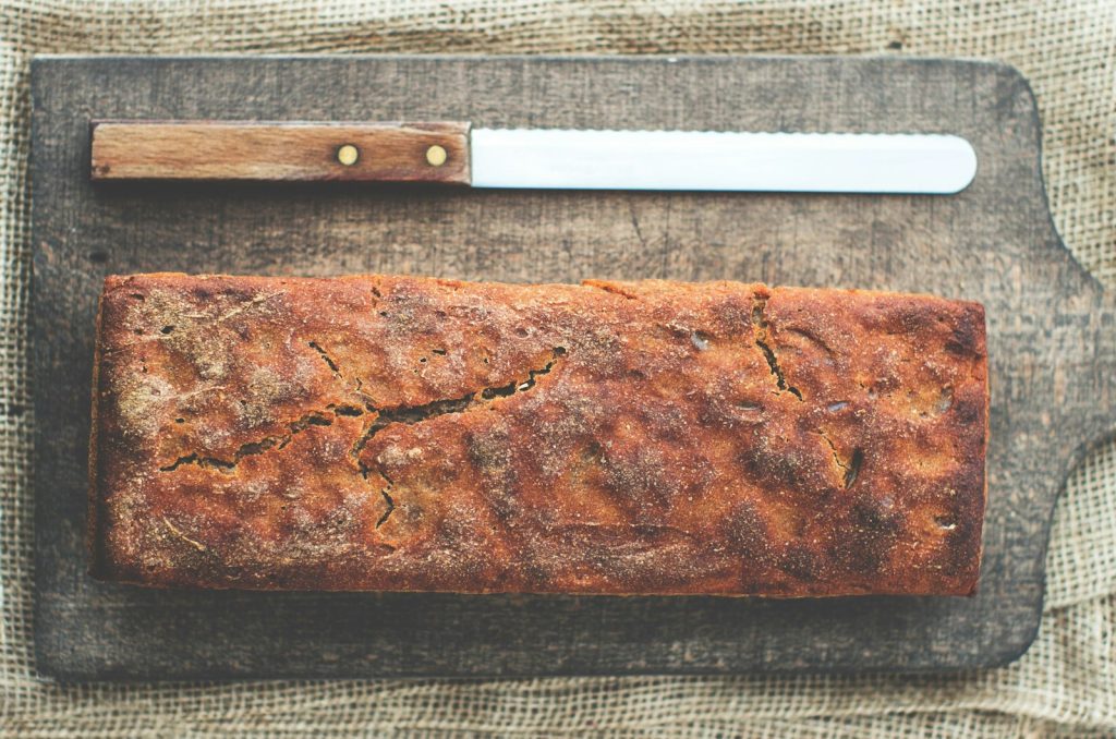 6 Comfort Foods That Defined Every ’60s Kitchen – Decluttering Mom