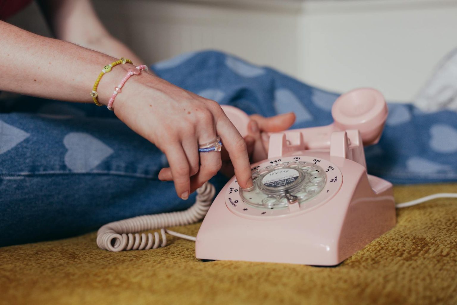 6 Things We Used Daily Before Smartphones Took Over – Decluttering Mom