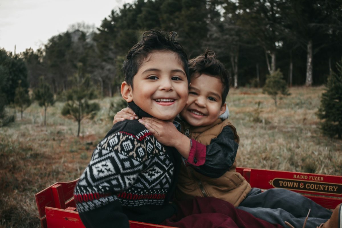 10 Things Kids Really Want More Than Expensive Gifts – Decluttering Mom
