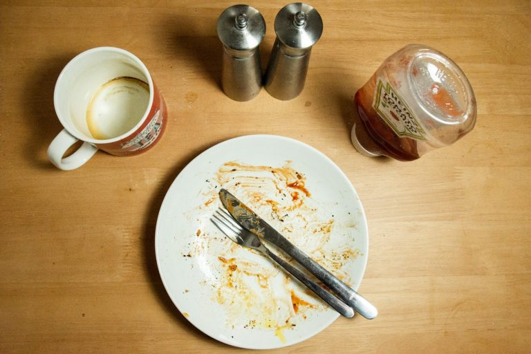 Man goes to woman’s house after date and leaves after seeing something ...