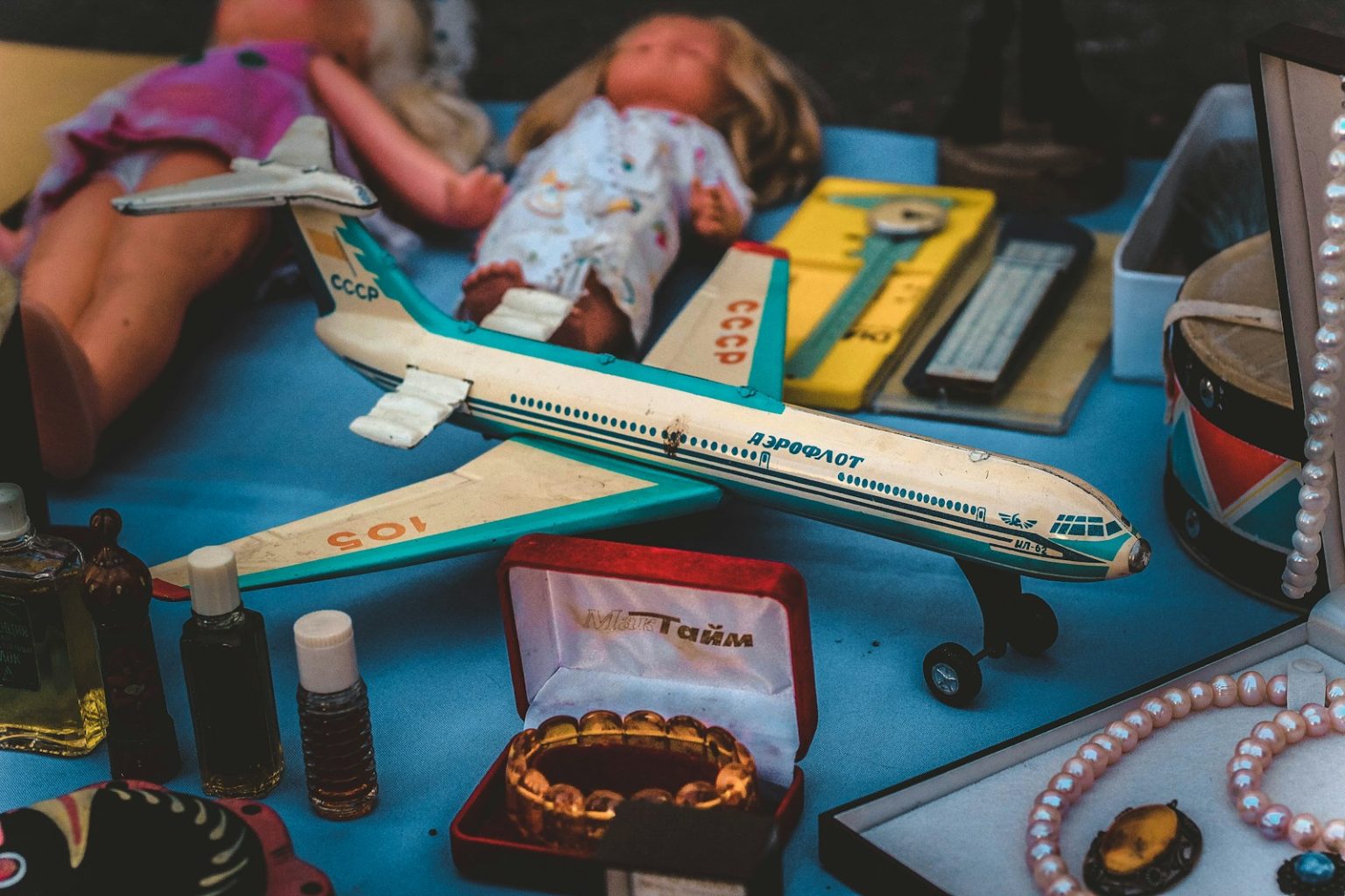 5 Old Items Families Overlook That Can Be Worth a Lot – Decluttering Mom