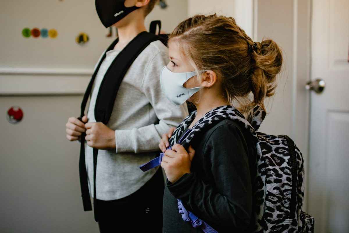 School tells parents to send kids to school with lice — and the CDC ...