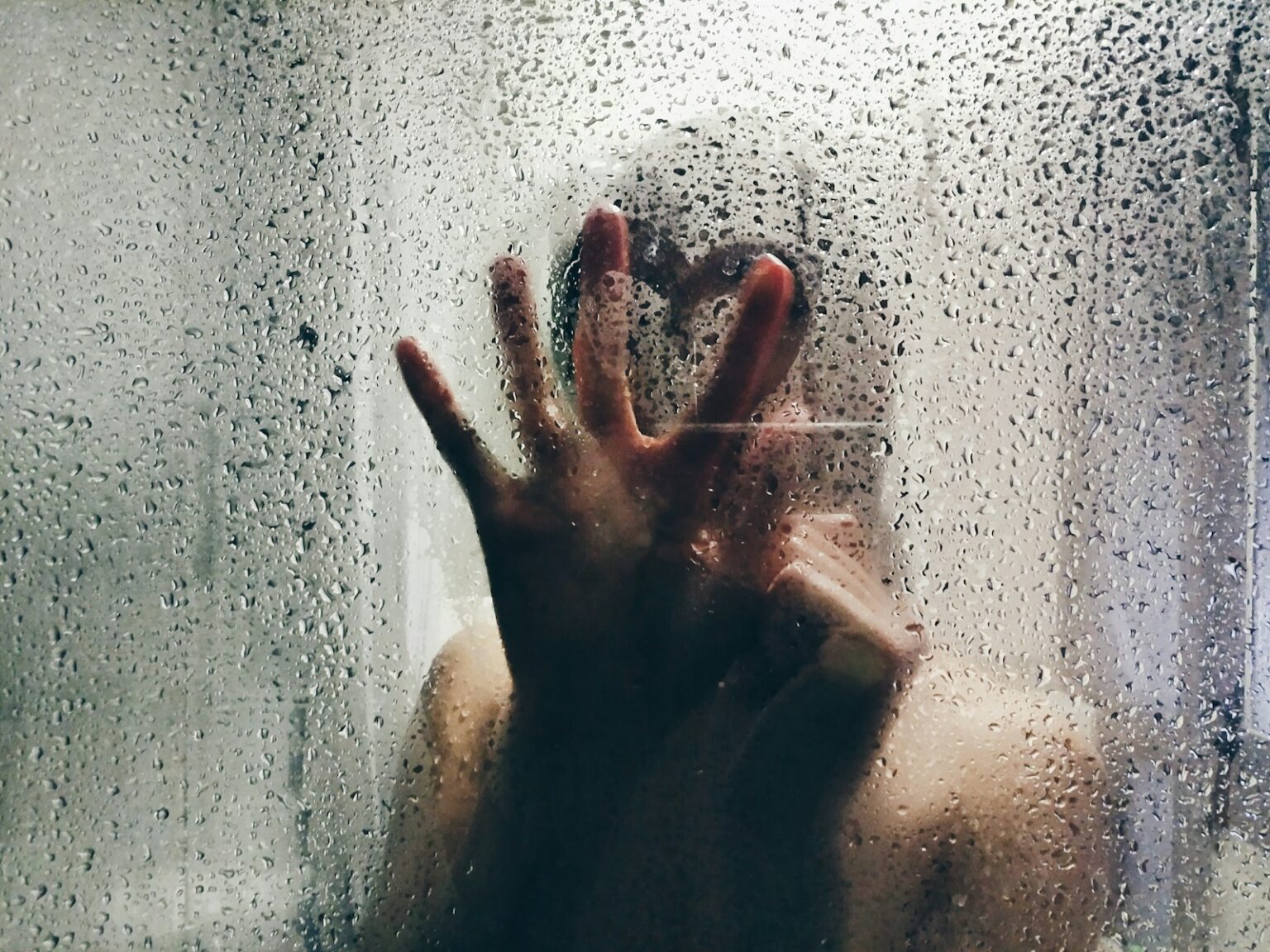 “I Took a Hot Shower Alone,” One Mom Says — and It Felt Like Freedom ...