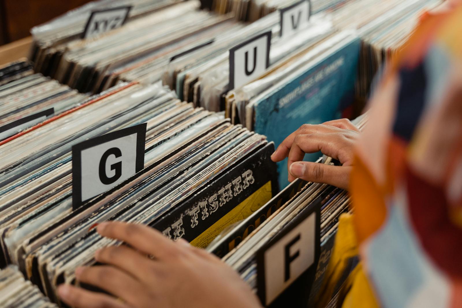 Collectors Identify 5 Everyday Objects From Past Decades That Continue ...